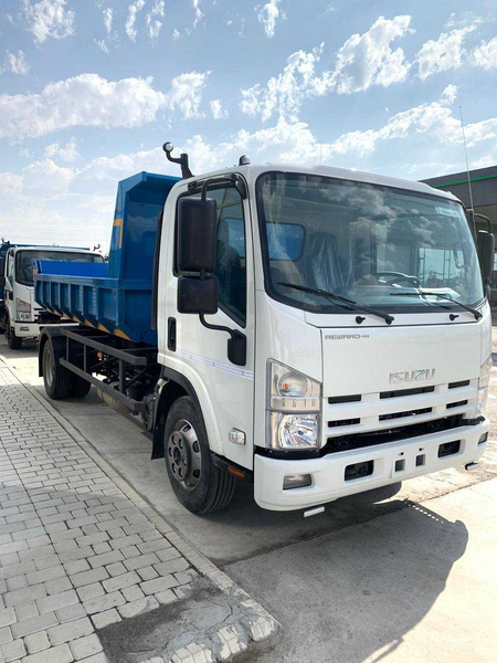 ISUZU NPR 82 L  (Самосвал)
