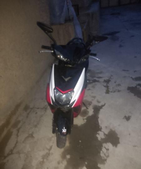 Kawasaki skuter sotiladi