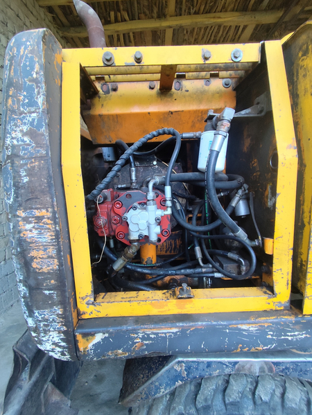 ekskavator 135 sroshna sotamiz