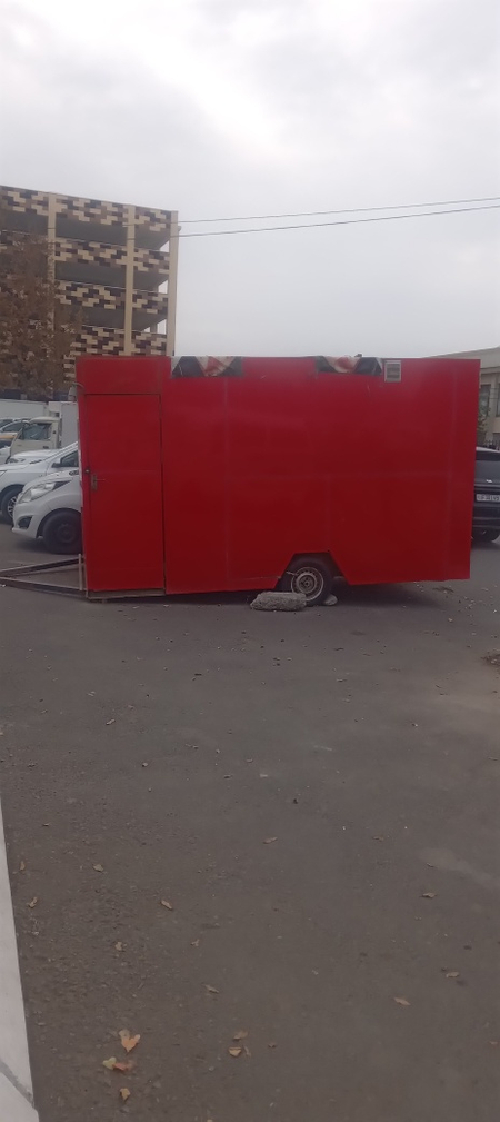 Foot truk sotiladi