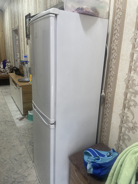 Холодильник indesit