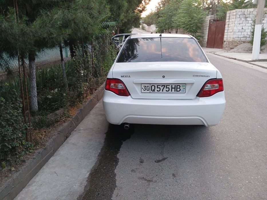 Нексия 2 сотилади.