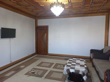(К125036) Продается 4-х комнатная квартира в Мирабадском районе.