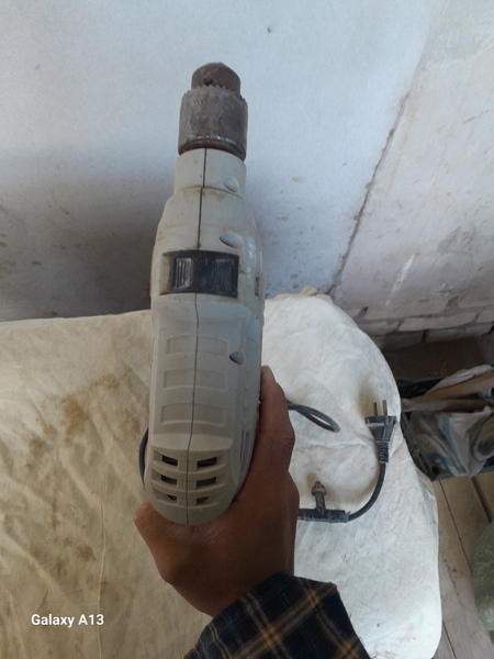 Elektr drel sotiladi hali yangi