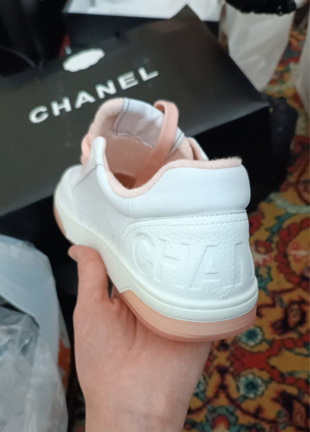 Новые кроссовки Chanel.
