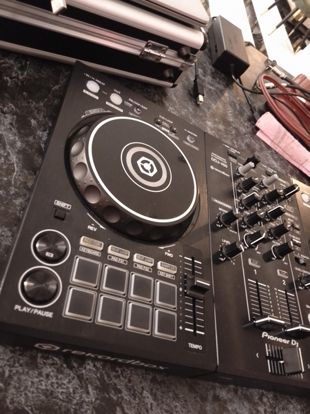 Pioneer DDJ 400.
