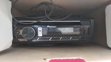 Pioneer DEH-S4250BT magnitafon