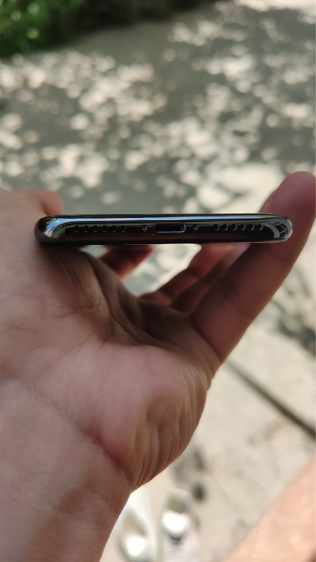 iPhone X царапины нету