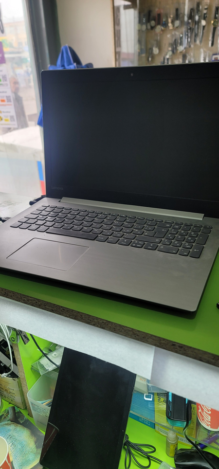 Noutbook lenovo 1 tb 4gb ozu ideal xolatda ishlashlari alo darajada