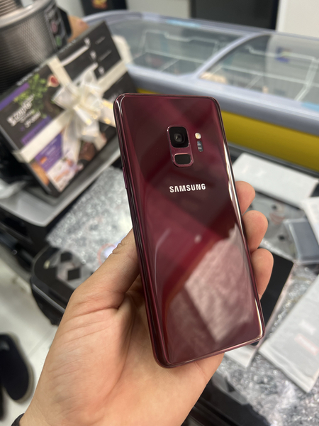 Samsung S9 ideal kredit naqt farqi yoq