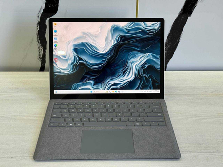 Microsoft Surface Laptop 3 / i5 1035G7 / DDR5: 16 GB / 256 GB / Touch