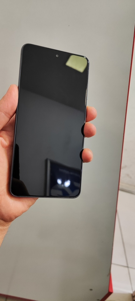 Samsung S21 Fe.     2 simkartali