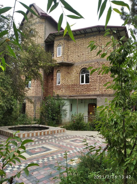 Сдам в аренду котедж в  пойме реки Бозсу  в пригороде Ташкента