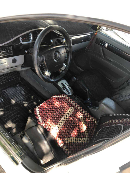 Lacetti 1,6 автомашина сотилади арзон нархда