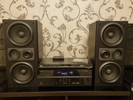 Sony колонки 4х полосные. Чистые.