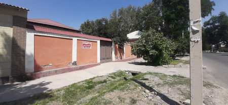 Продается дом в центре города по адресу: г. Фергана ул. Фаровонлик 26.