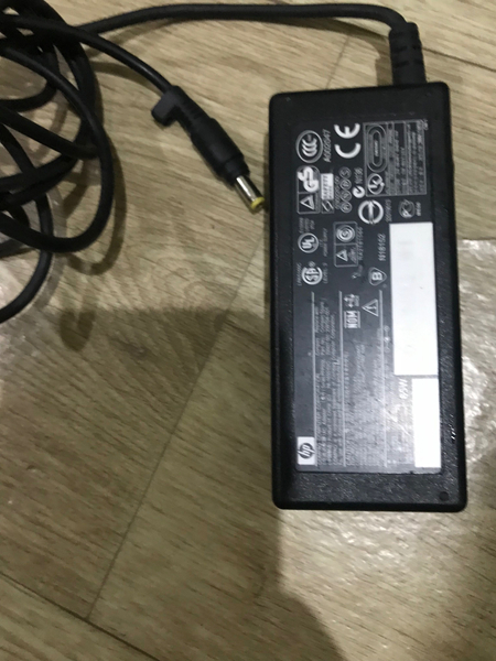 Зарядное устройство HP, оригинал ,для ноутбука