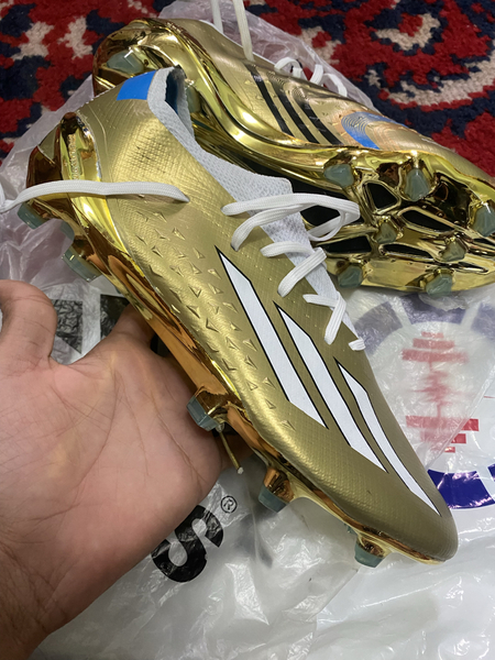 Бутсы Adidas янги кийилмаган