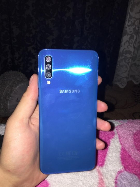 Samsung a50-5g. 6/64gb.
