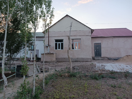 Нокис Саманбай елатында 4 ханалы 6 сотик жер жай сатылады