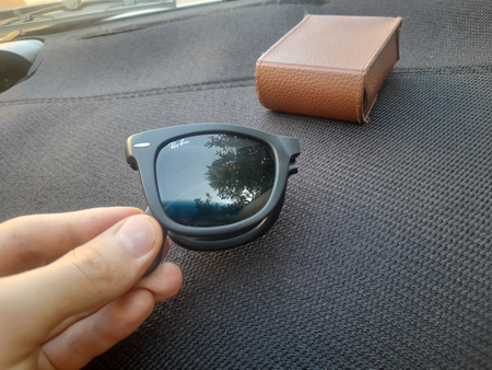 Продаются очки Ray Ban
