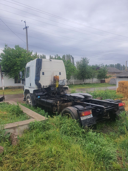Продам тягачь Форд карго!