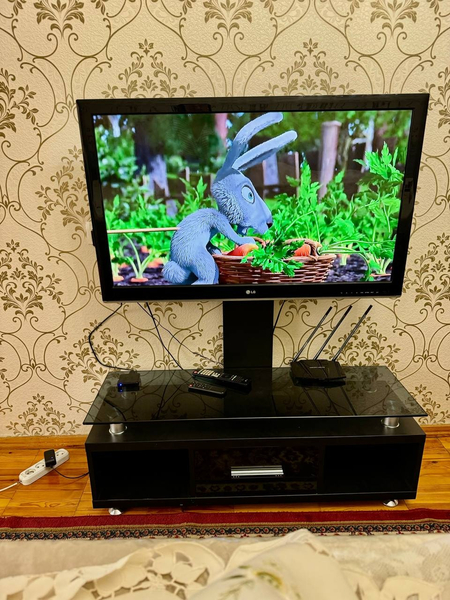 Televizr LG 43 talik