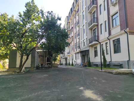 Продаётся двух комнатная квартира в новостройке Юнусабад 15 квартал