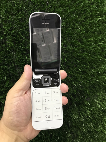 Nokia 2720 grey yengi