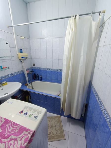 Срочно продаю 4 х ком 6/9. Площадь 100 м2 СЕРГЕЛИ 16 балкон 2 на 6
