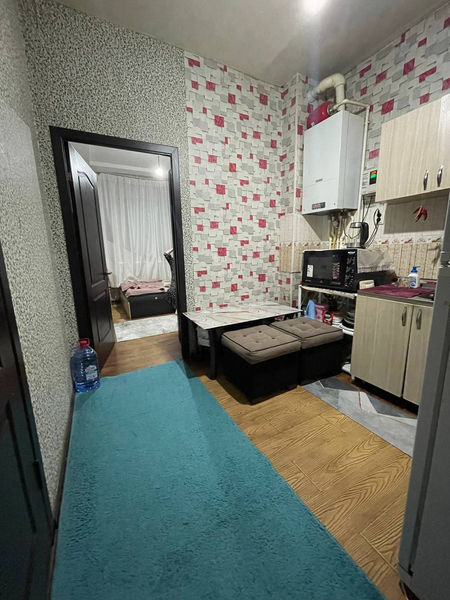 Срочно продам корасув 6 / 1 комнатную квартиру