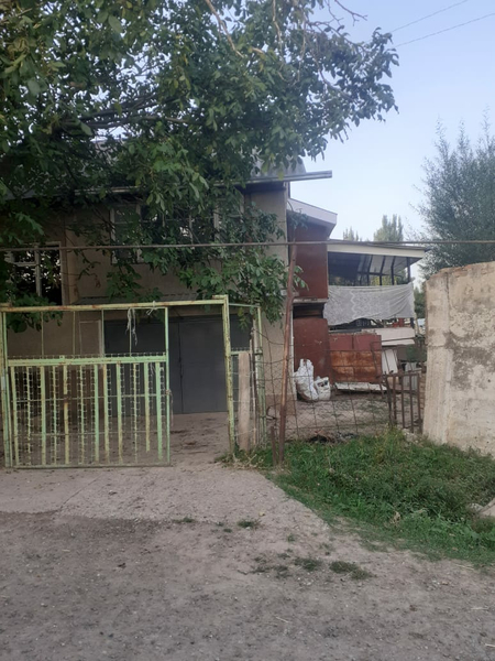 Срочно продам дом с участком 20сотк. Уй сотилади шошилинч 20сотик  .