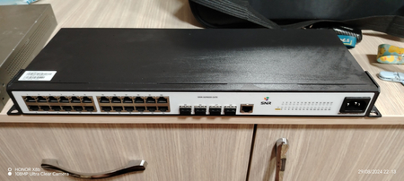 Svich hap SNR-S2982G-24TE