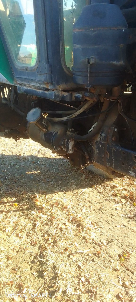Traktor sotiladi
