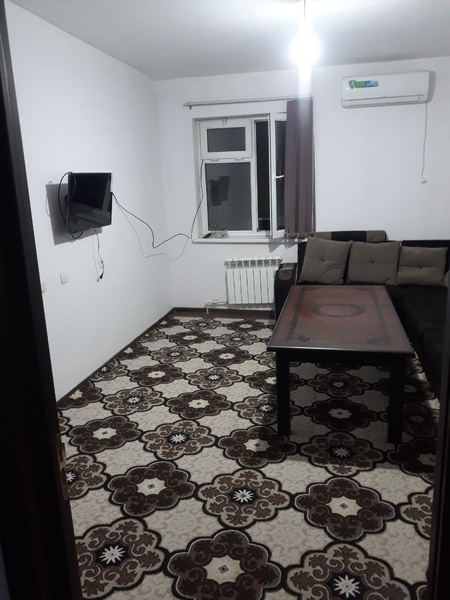 Квартира ижарага берилади шахар хокимлиги оркасидаги уйда