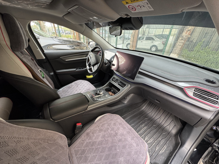 BYD chazor flagship