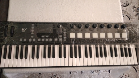 Midi klavish sotiladi