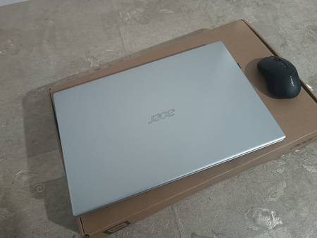 Noutbuk acer aspire 3