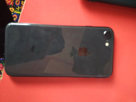 iPhone 8 sotiladi