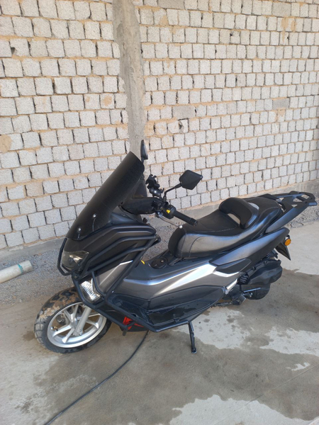 Skuter yamaha n max