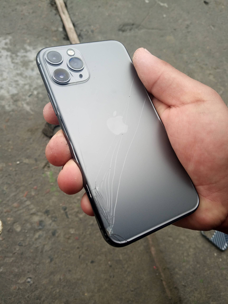 Iphona 11 pro garantiya bor