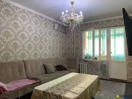 Продается 2 ком квартира в Юнусабадском р-не 11 кв!  (J 1573)