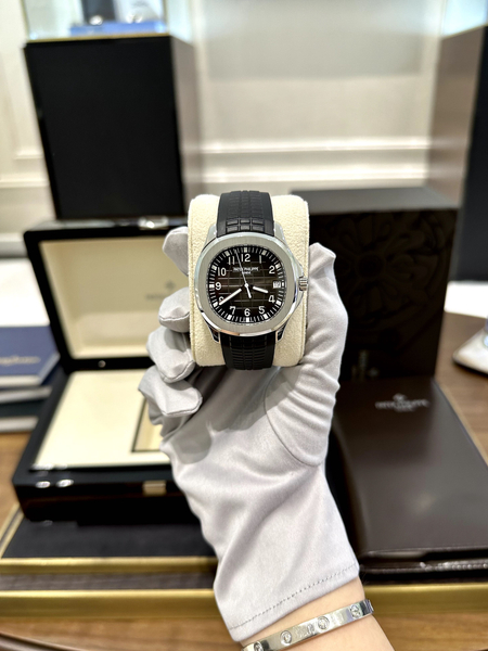 NEW Patek Philippe Aquanaut 5167A-001