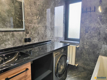 В Мирзо-Улугбекском р-не (Ц2) продается 2х комнатная квартира (J 1515)