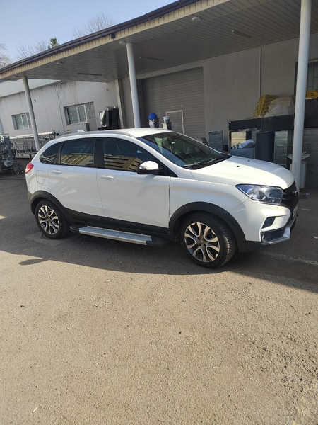 Lada Xray cros Nissan motor varyatır karobku