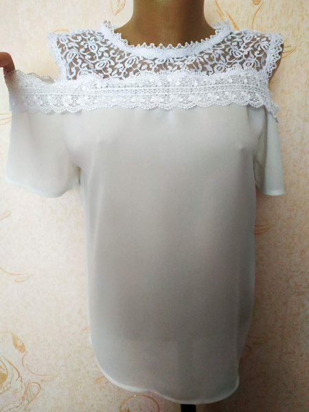 Кофточки жен. белого цвета Раз. 46