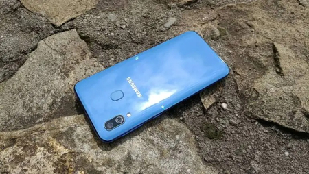 Samsung A40 4/64 ideal
