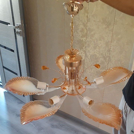 Продаётся Люстра  и пара бра