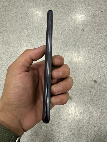 Samsung s21 ochilmagan radnoy holati yaxshi ishlashlari yaxshi 8/256
