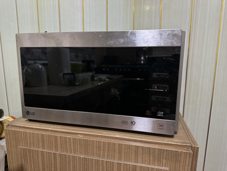Продам микроволновку LG  в отличном состоянии